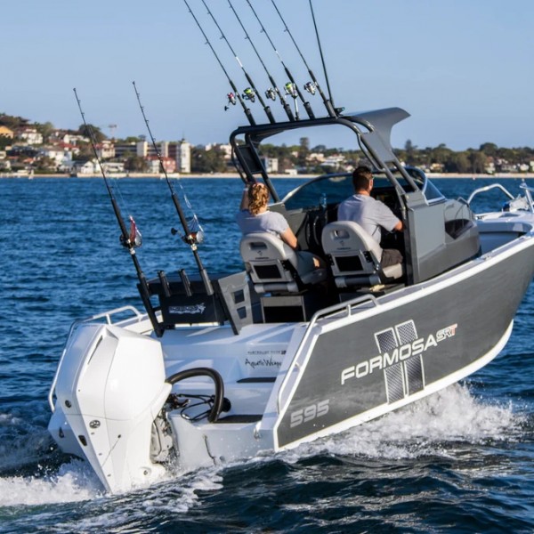 595 Centre Cabin - Formosa Boats | New & Used For Sale